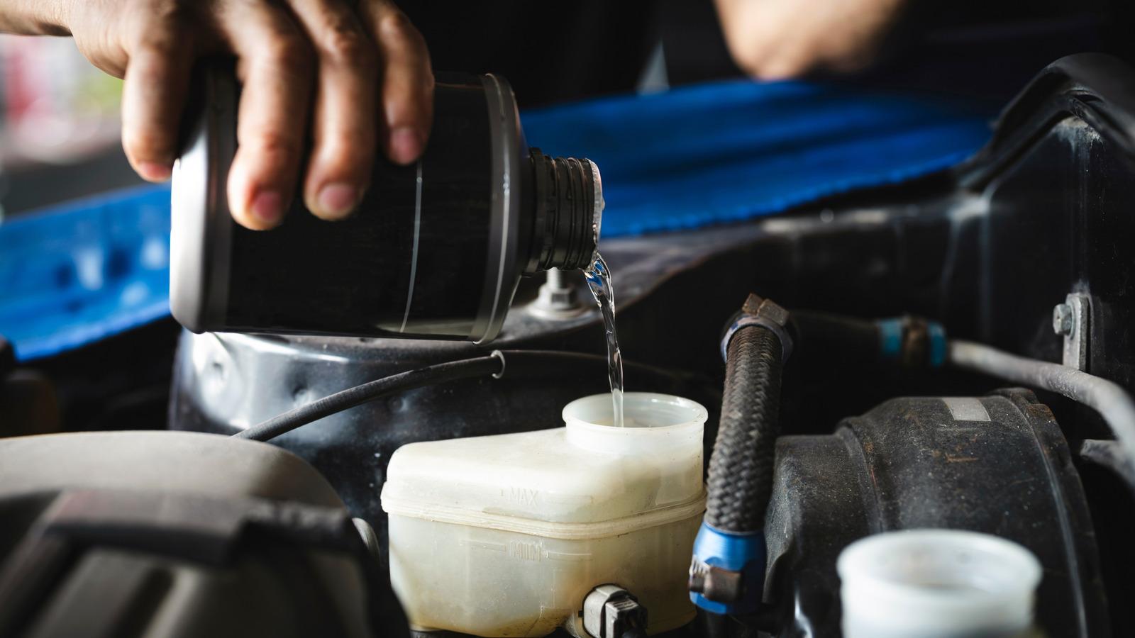 Mineral Oil vs DOT Brake Fluid: Key Differences and Which One to Use - Auto Torque